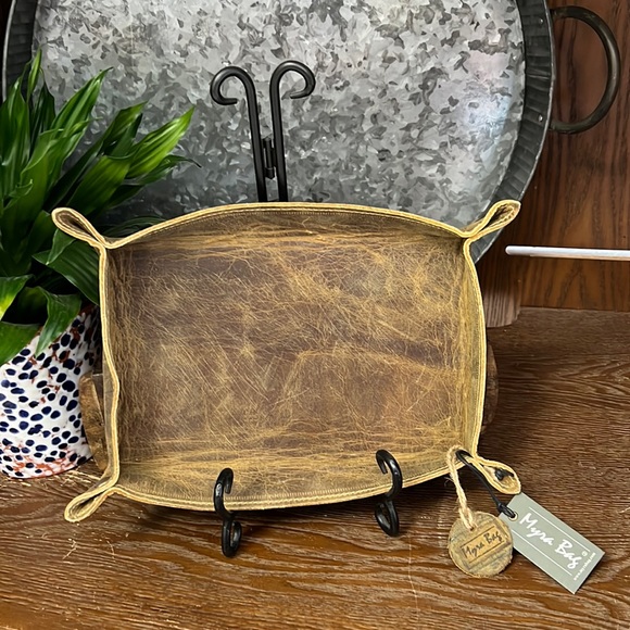 Myra Bag | Storage & Organization | Nwt Myra Bag Genuine Leather Catch ...